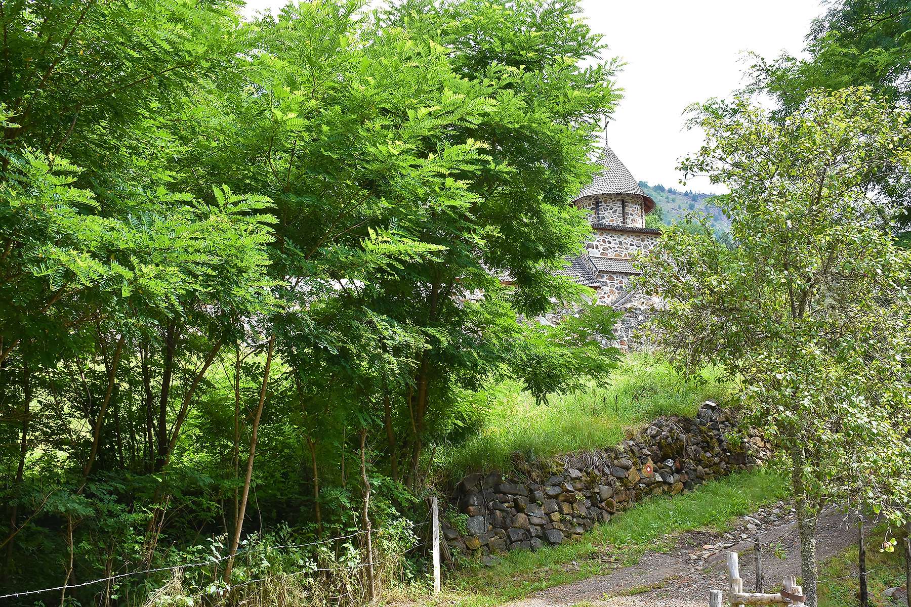 Otkrijte Srbiju : Manastir Uvac - Biodom