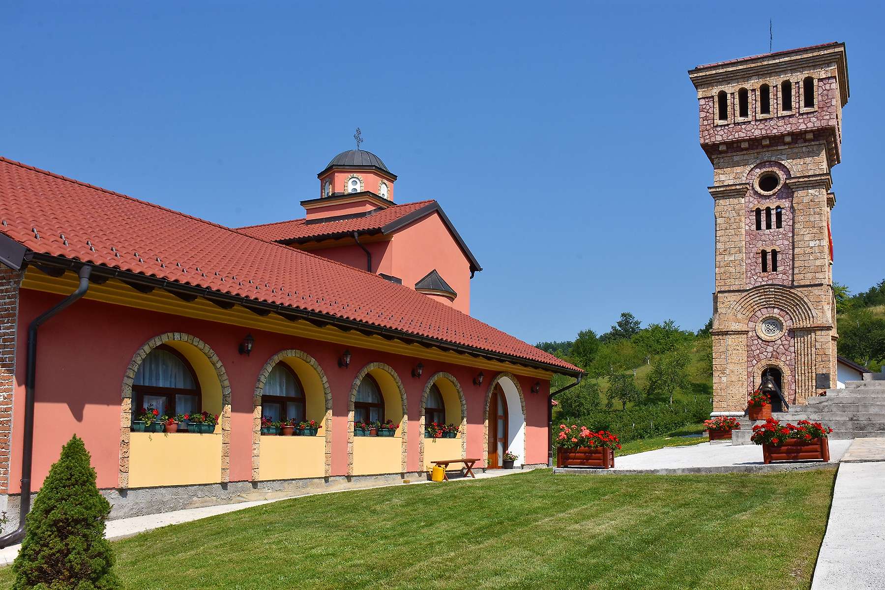 Discover Serbia : Rujan Monastery - Biodom (en)