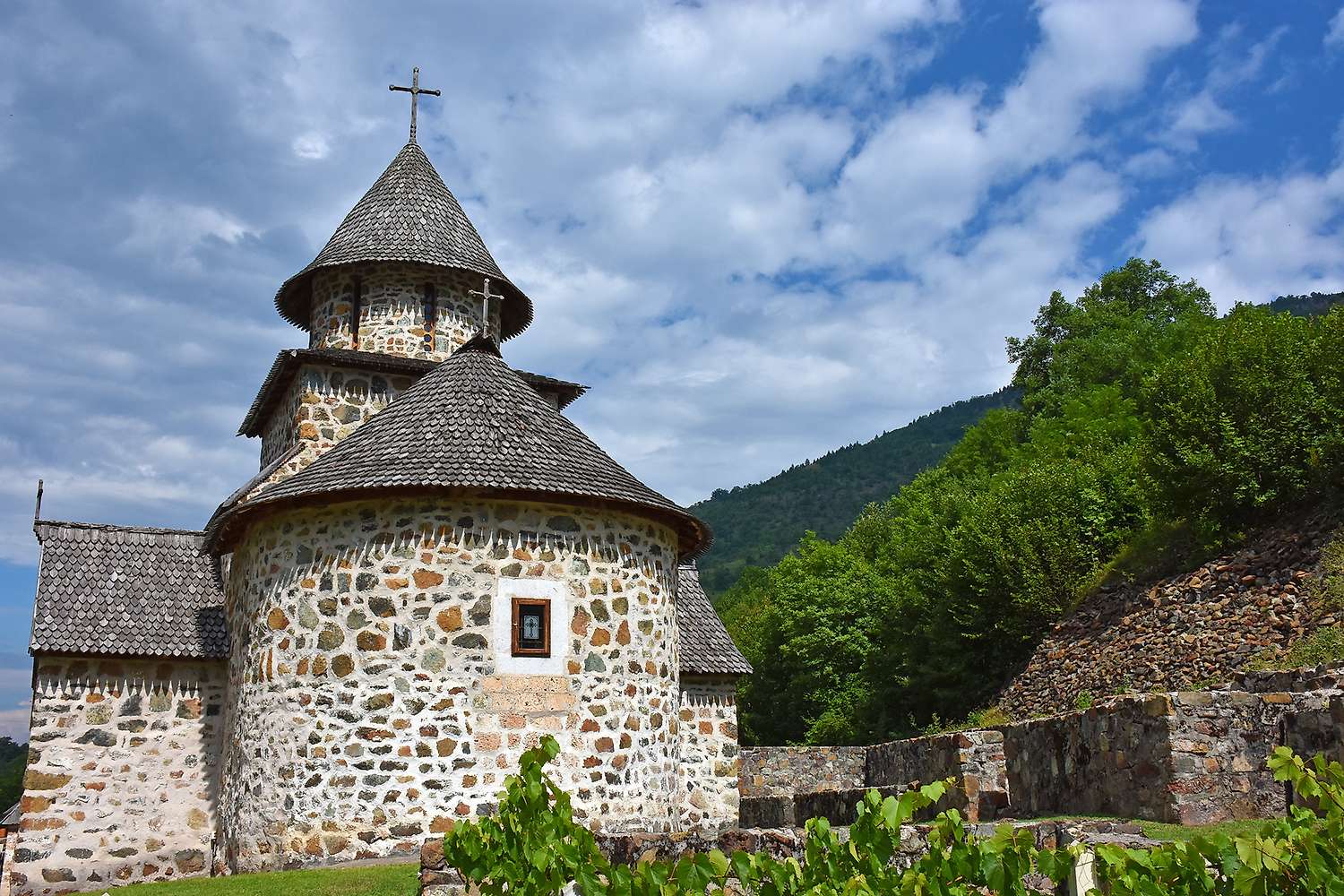 Otkrijte Srbiju : Manastir Uvac - Biodom