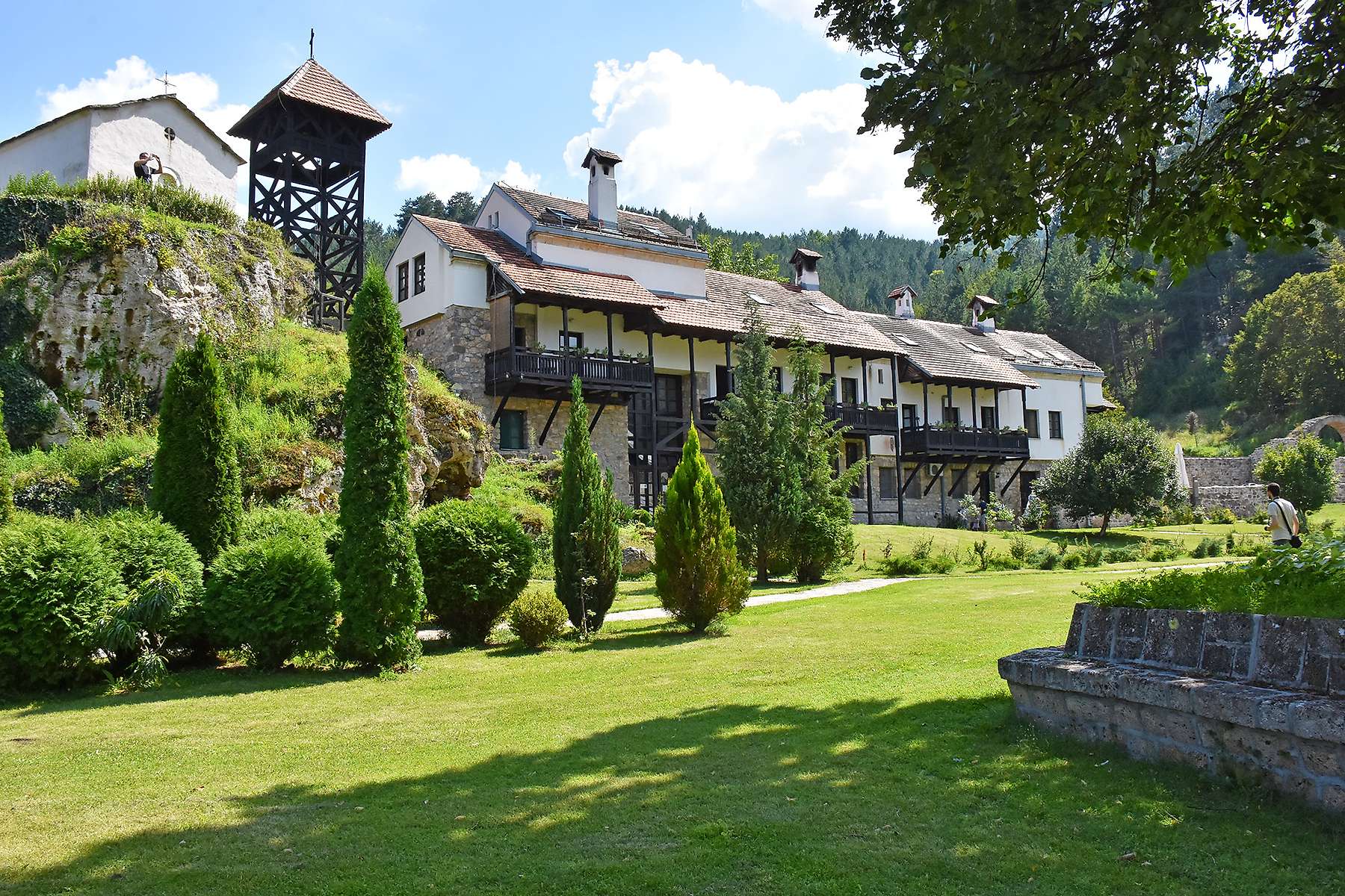 Otkrijte Srbiju : Manastir Gradac - Biodom