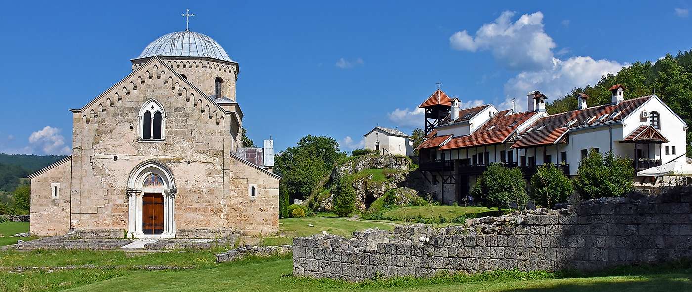 Otkrijte Srbiju : Manastir Gradac - Biodom