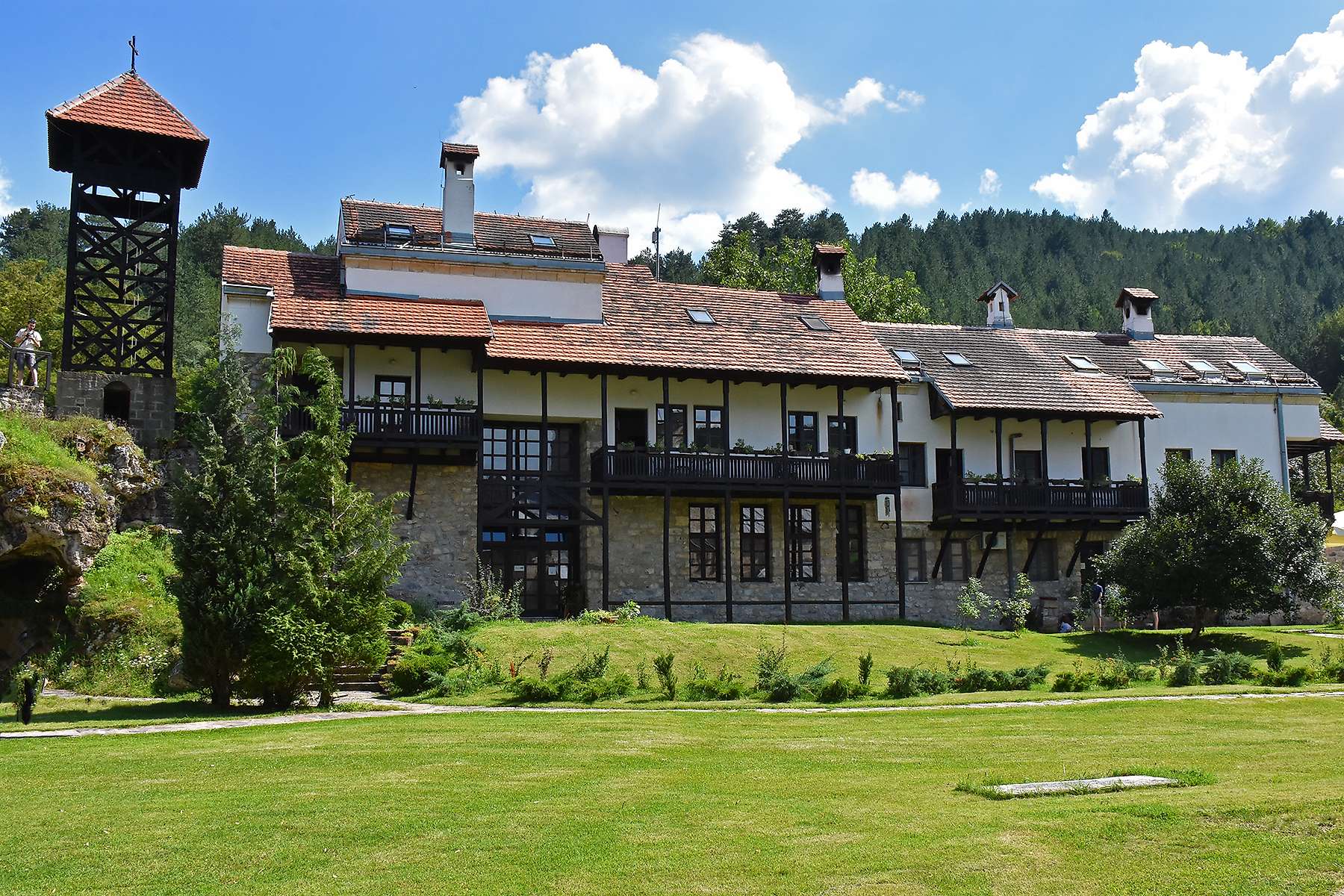 Otkrijte Srbiju : Manastir Gradac - Biodom